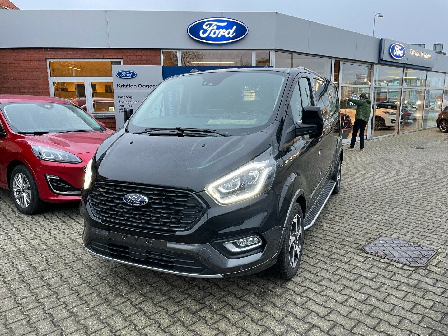 Ford Transit Custom 300L 2,0 TDCi 170 Active aut. - 274.900 kr