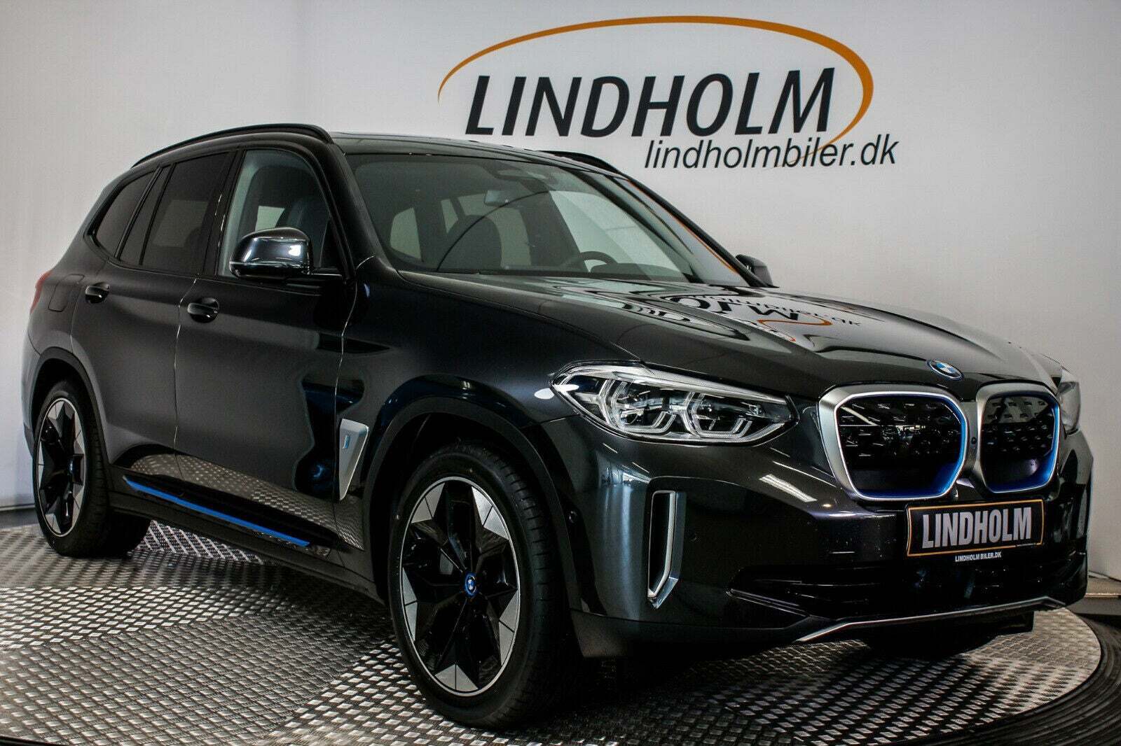 BMW iX3 Charged Plus - 589.900 kr