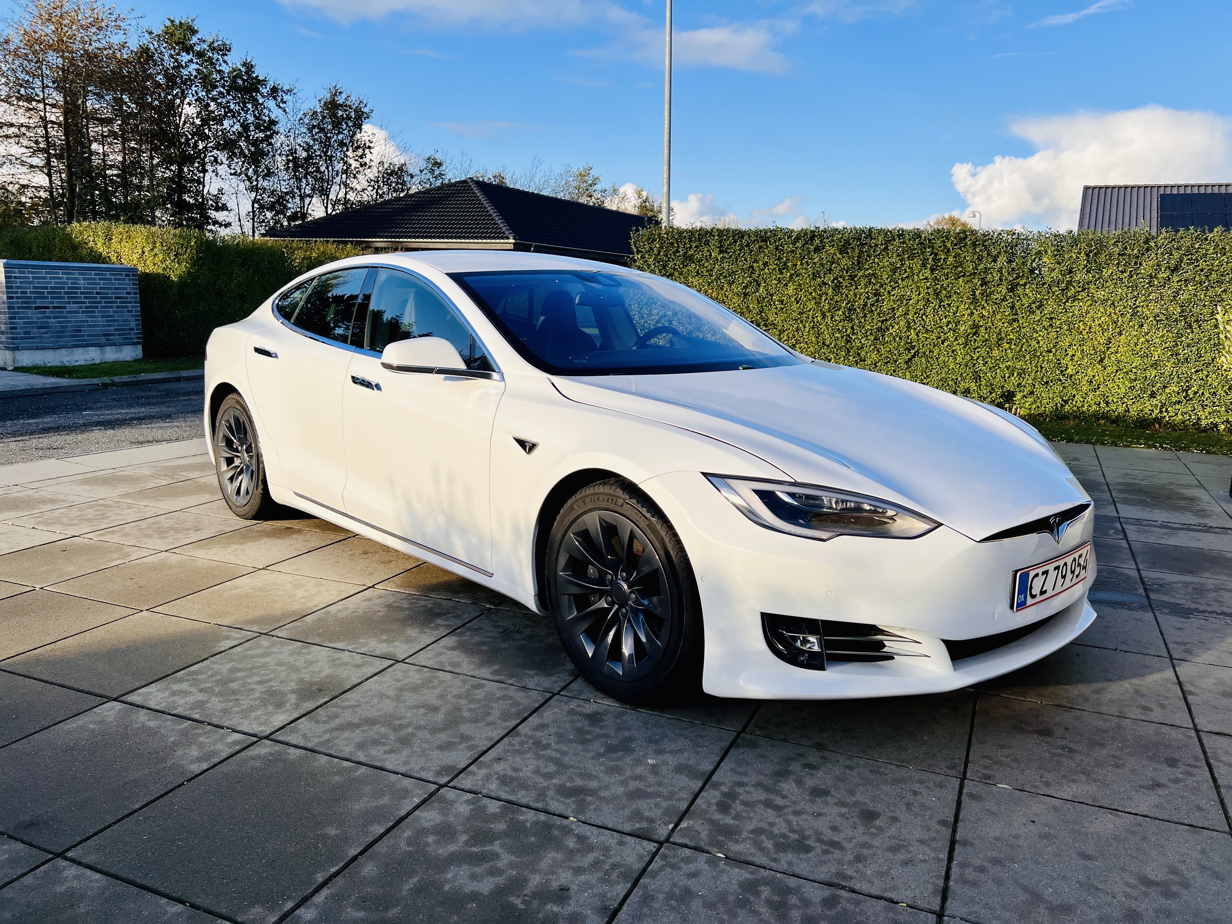 Tesla Model S 75D - 380.000 kr