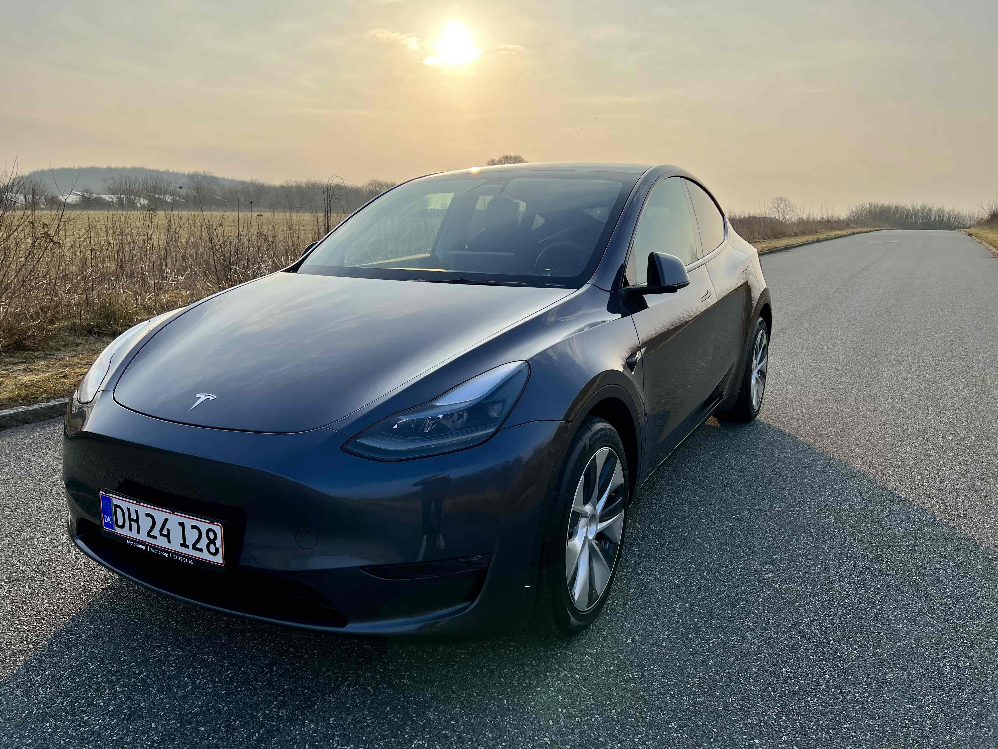 Tesla Model Y Long Range Dual Motor SUPER STAND! - 415.000 kr