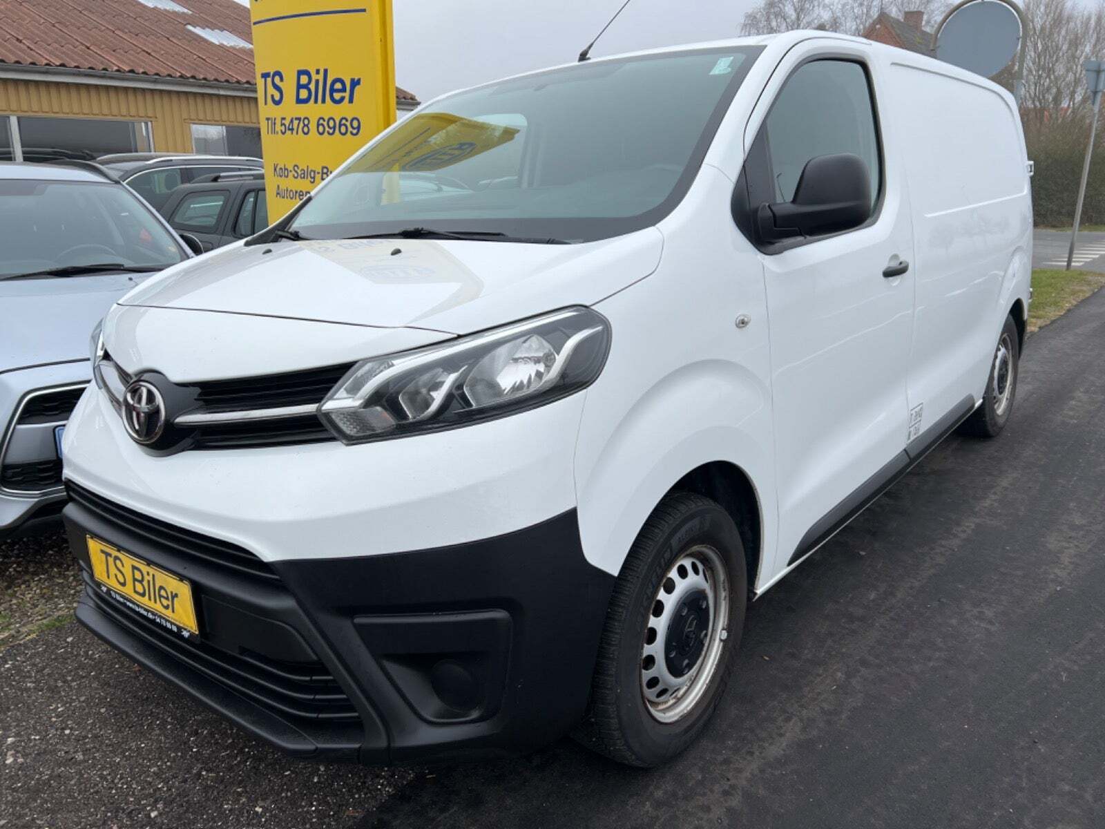 Toyota ProAce 1,6 D 95 Medium Base - 99.900 kr