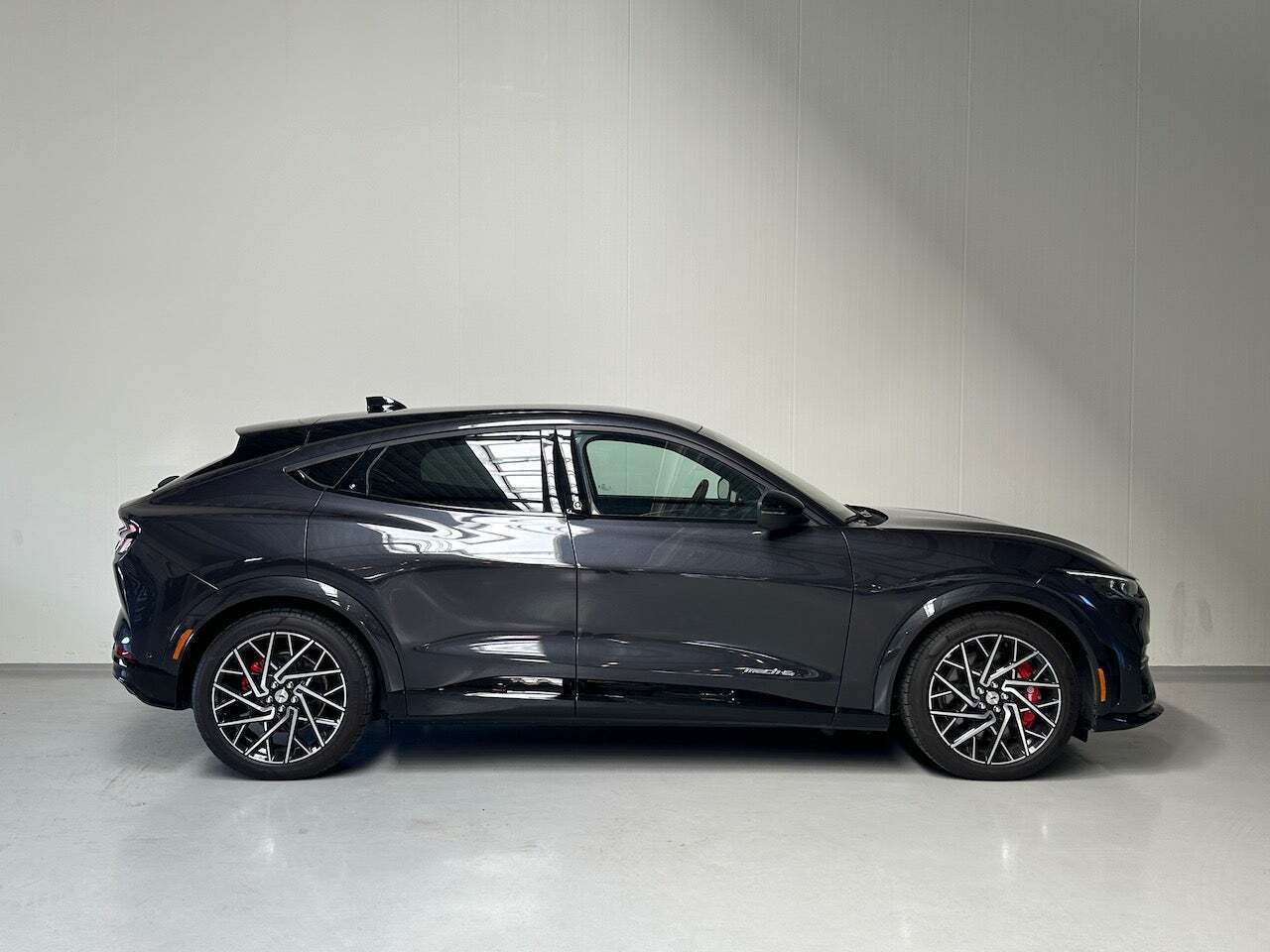 Ford Mustang Mach-E GT Extended Range AWD - 549.000 kr