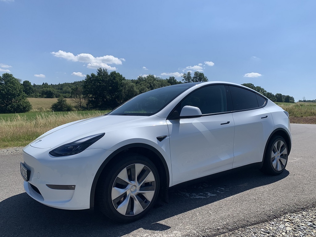 Tesla Model Y AWD Long Range - AMD Ryzen - 379.000 kr