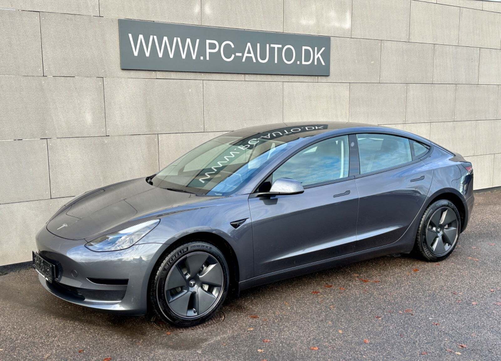 Tesla Model 3 RWD - 299.900 kr