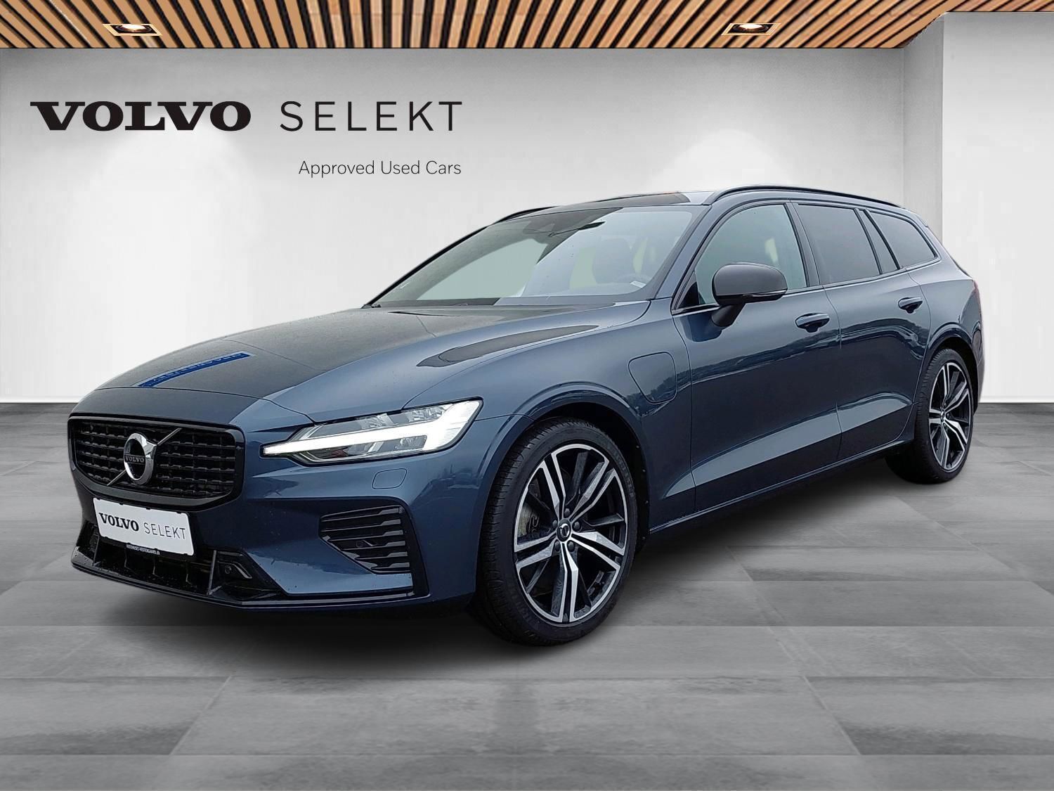 Volvo V60 2,0 T6 Recharge Plugin-hybrid R-design AWD 350HK Stc 8g Aut ...