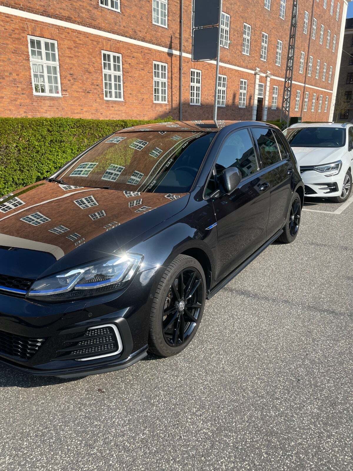 VW Golf VII 1,4 GTE DSG - 199.900 kr