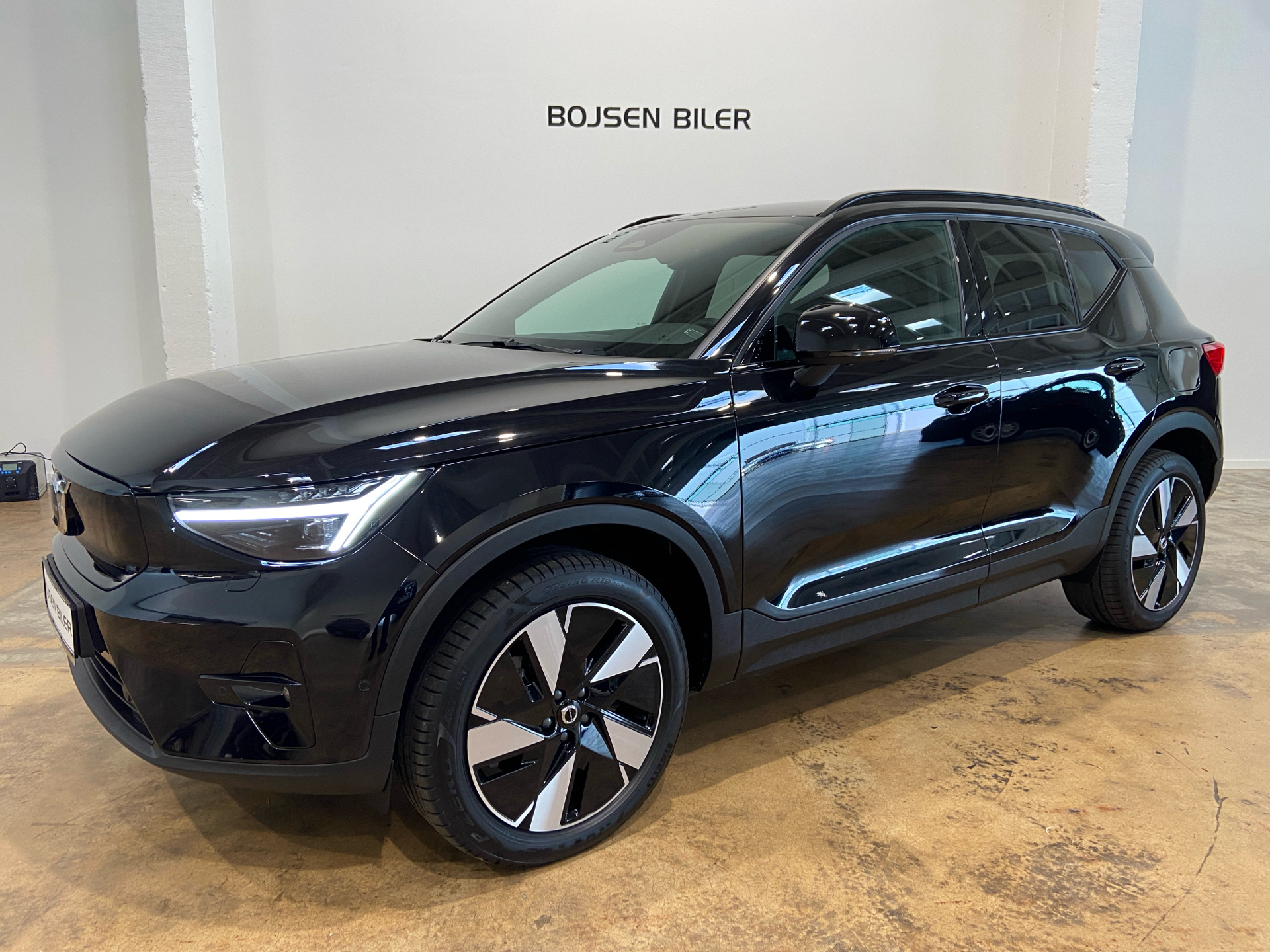 Volvo EX40 Single Motor Extended Range Plus 252HK 5d Aut. - 377.490 kr