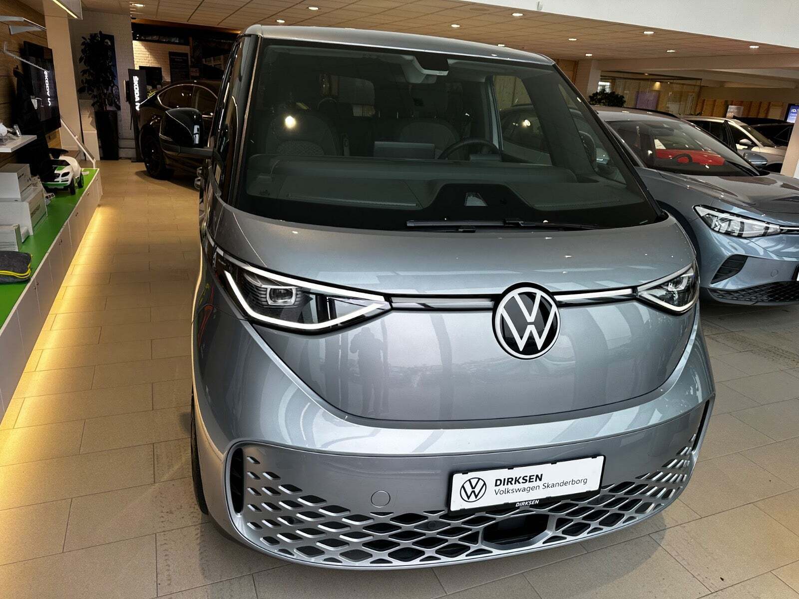 VW ID.Buzz Life SWB - 385.000 kr