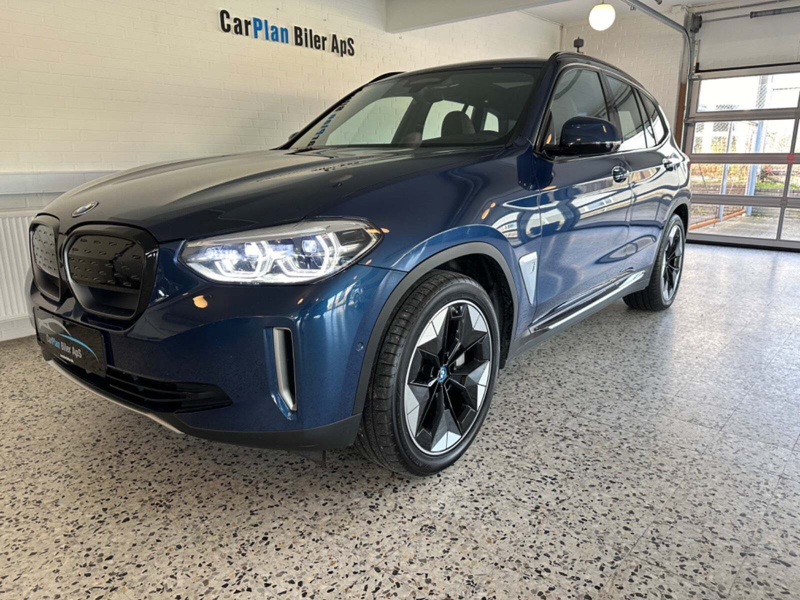 BMW iX3 Charged Plus Van - 289.900 kr
