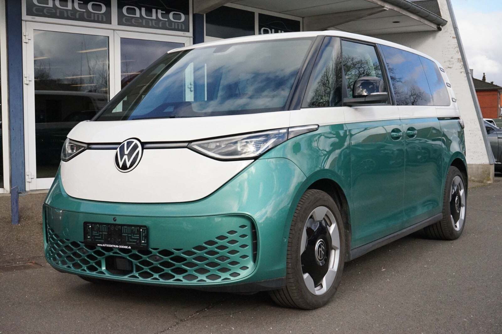 VW ID.Buzz Style 75 Years Edition SWB - 399.900 kr