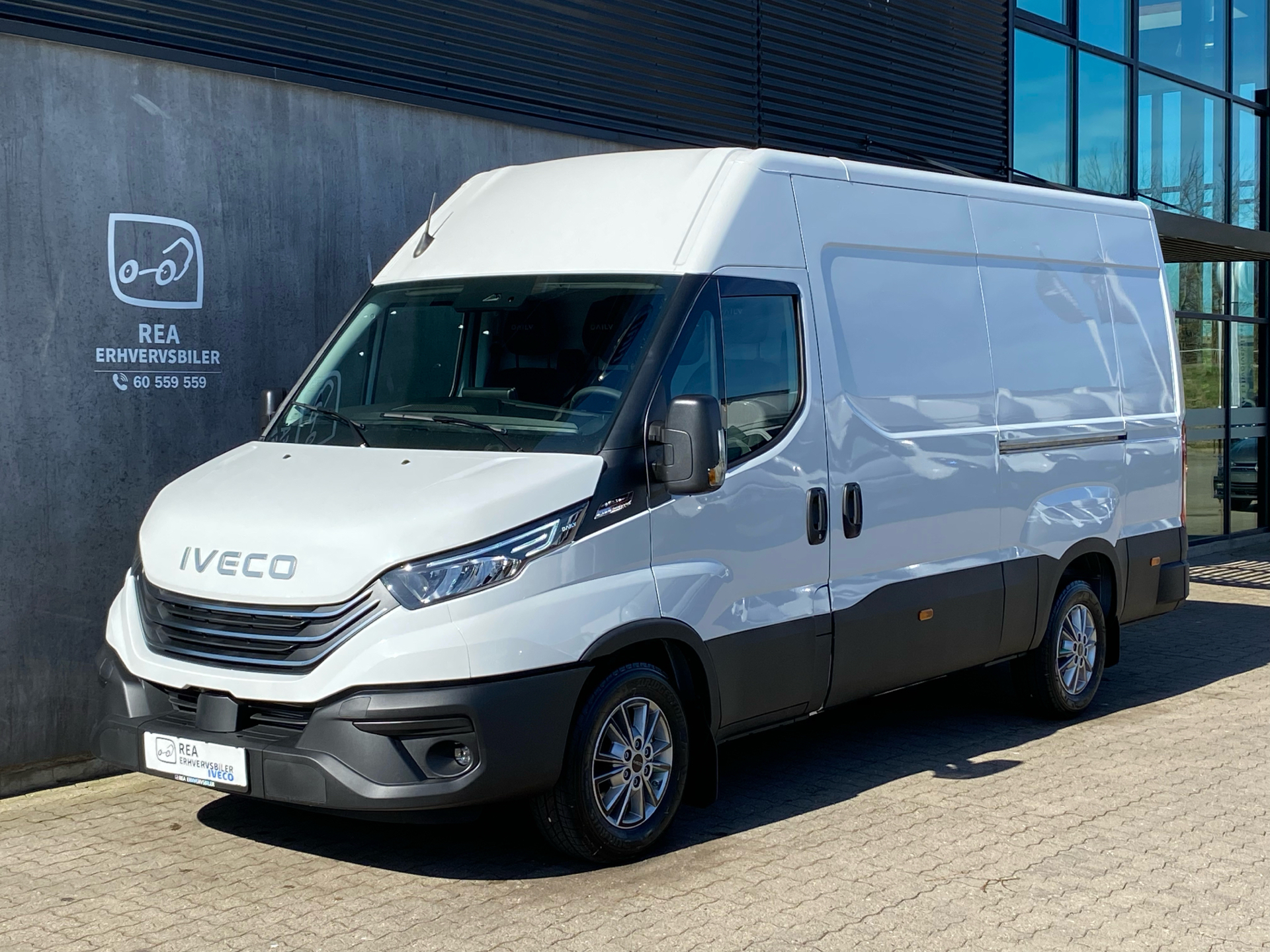 Iveco Daily 3,0 35S18 12m3 D Forza+ A8 V 176HK Van 8g Aut. - 369.900 kr