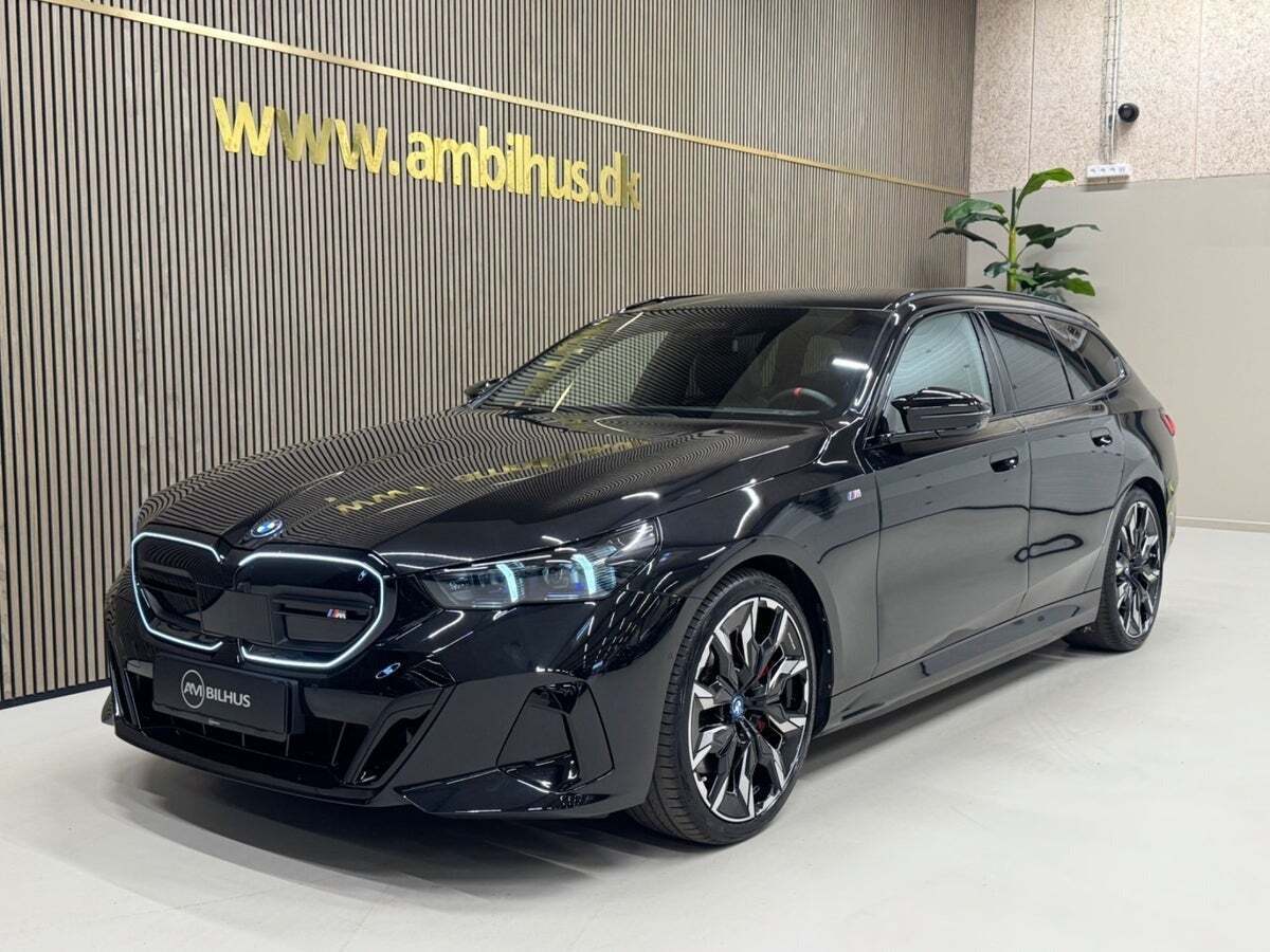 BMW i5 M60 Touring xDrive - 839.900 kr