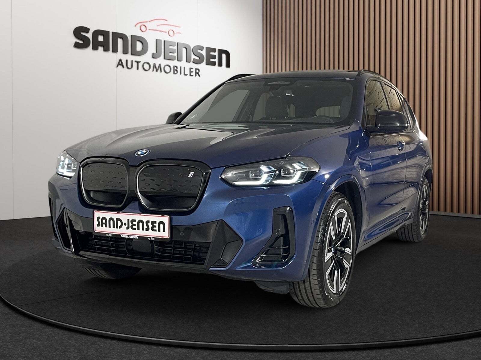 BMW iX3 Charged M-Sport Van - 389.900 kr