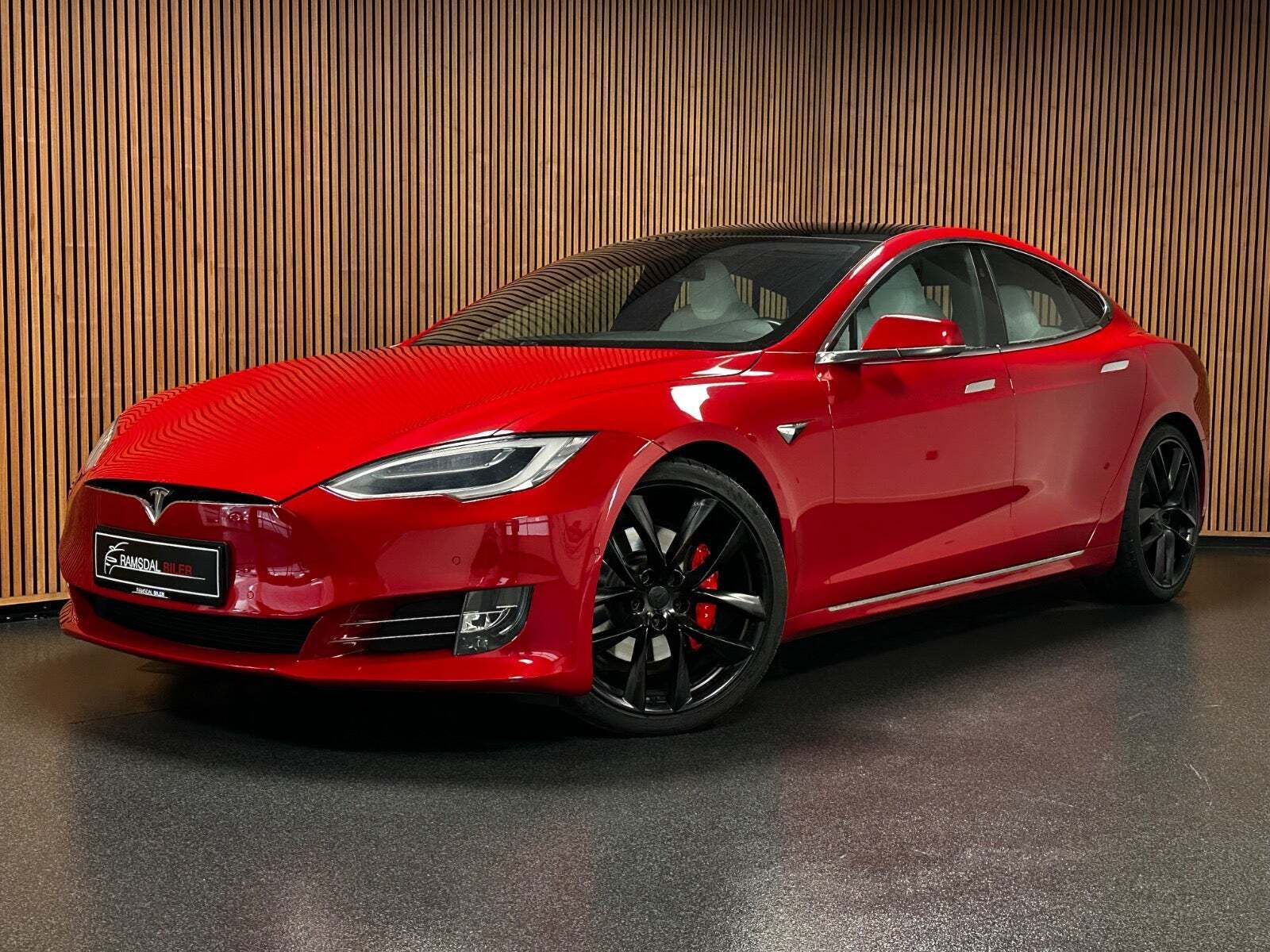 Tesla Model S Ludicrous Performance AWD - 379.995 kr