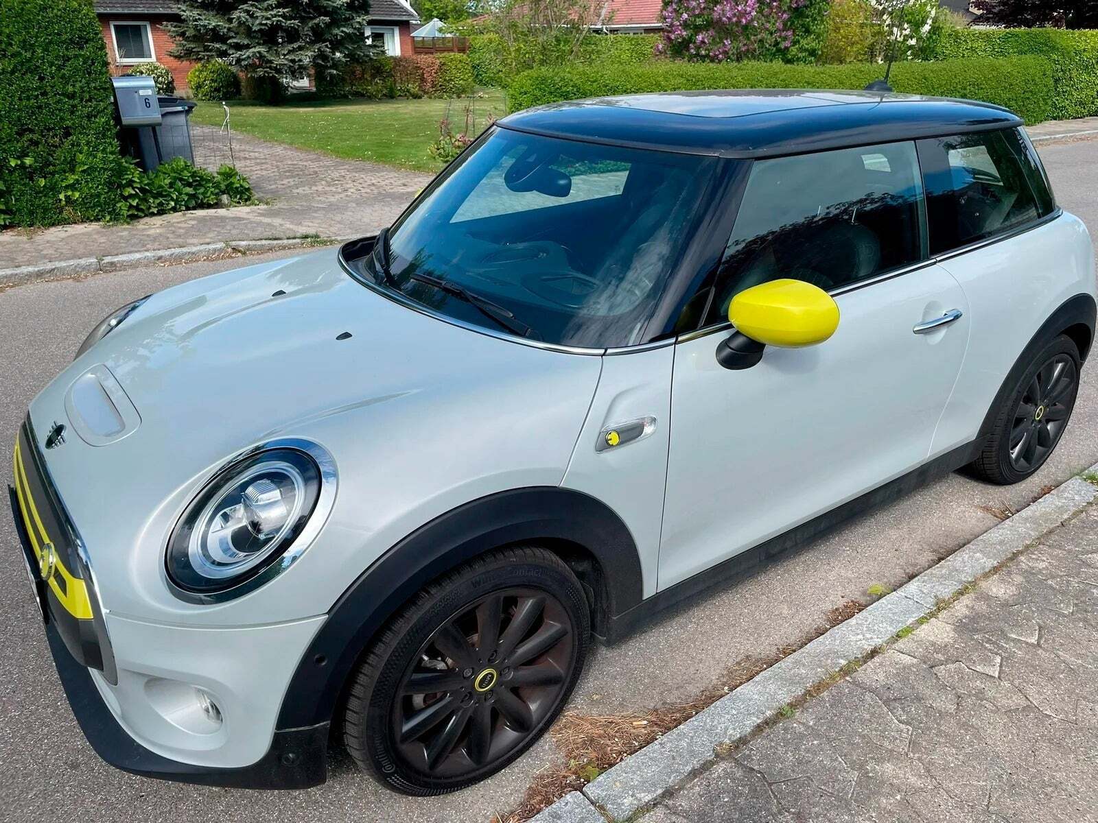 Mini Cooper SE Essential - 150.000 kr