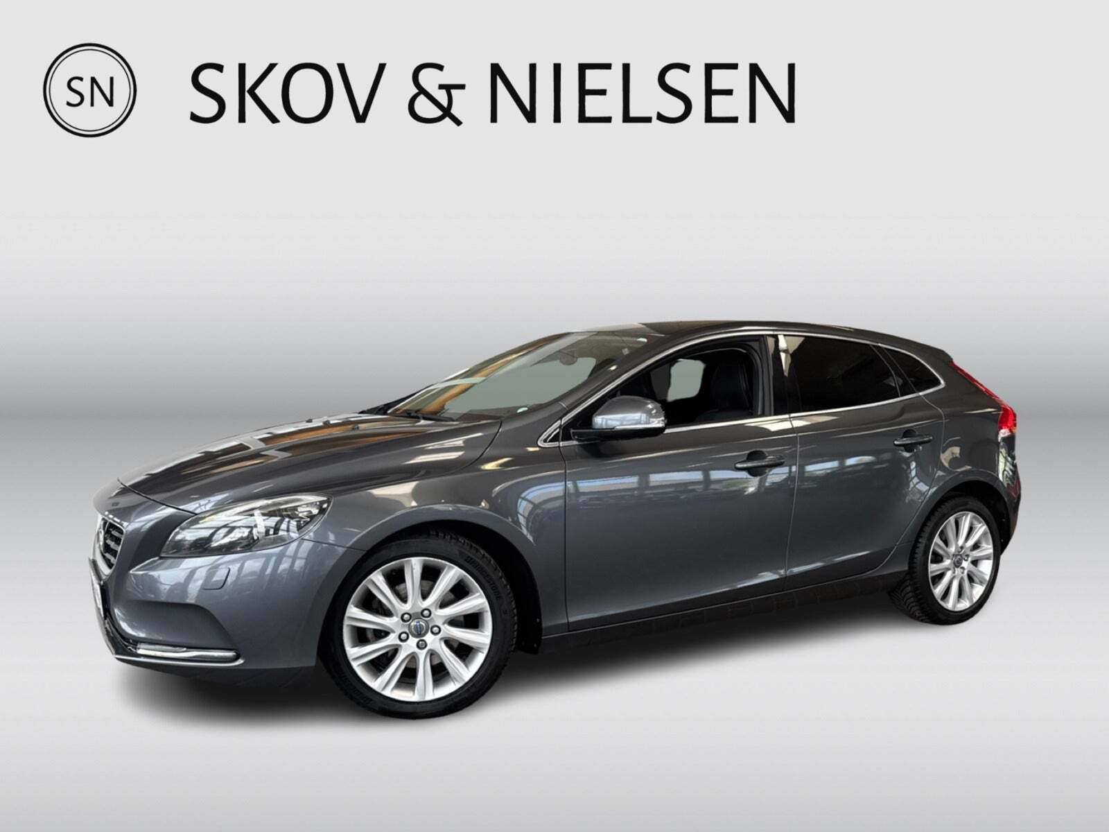 Volvo V40 1,6 D2 115 Momentum aut. - 99.900 kr