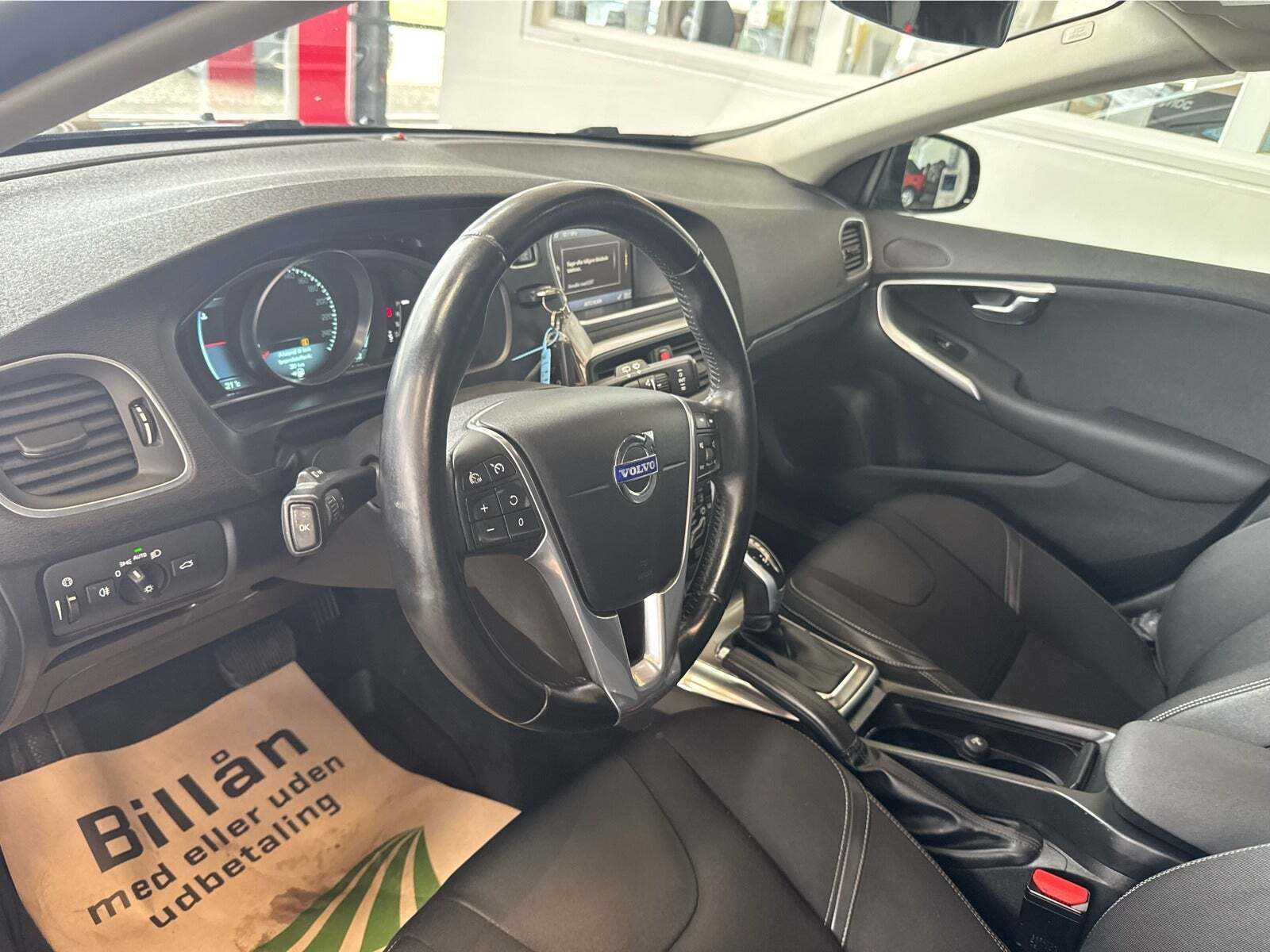 Volvo V40 1,6 D2 115 Momentum aut. - 99.900 kr