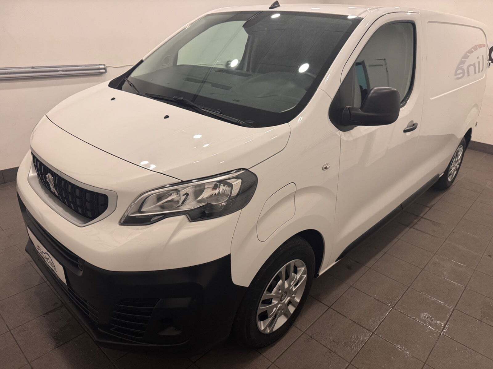 Peugeot e-Expert 75 L2 Plus Van - 129.900 kr