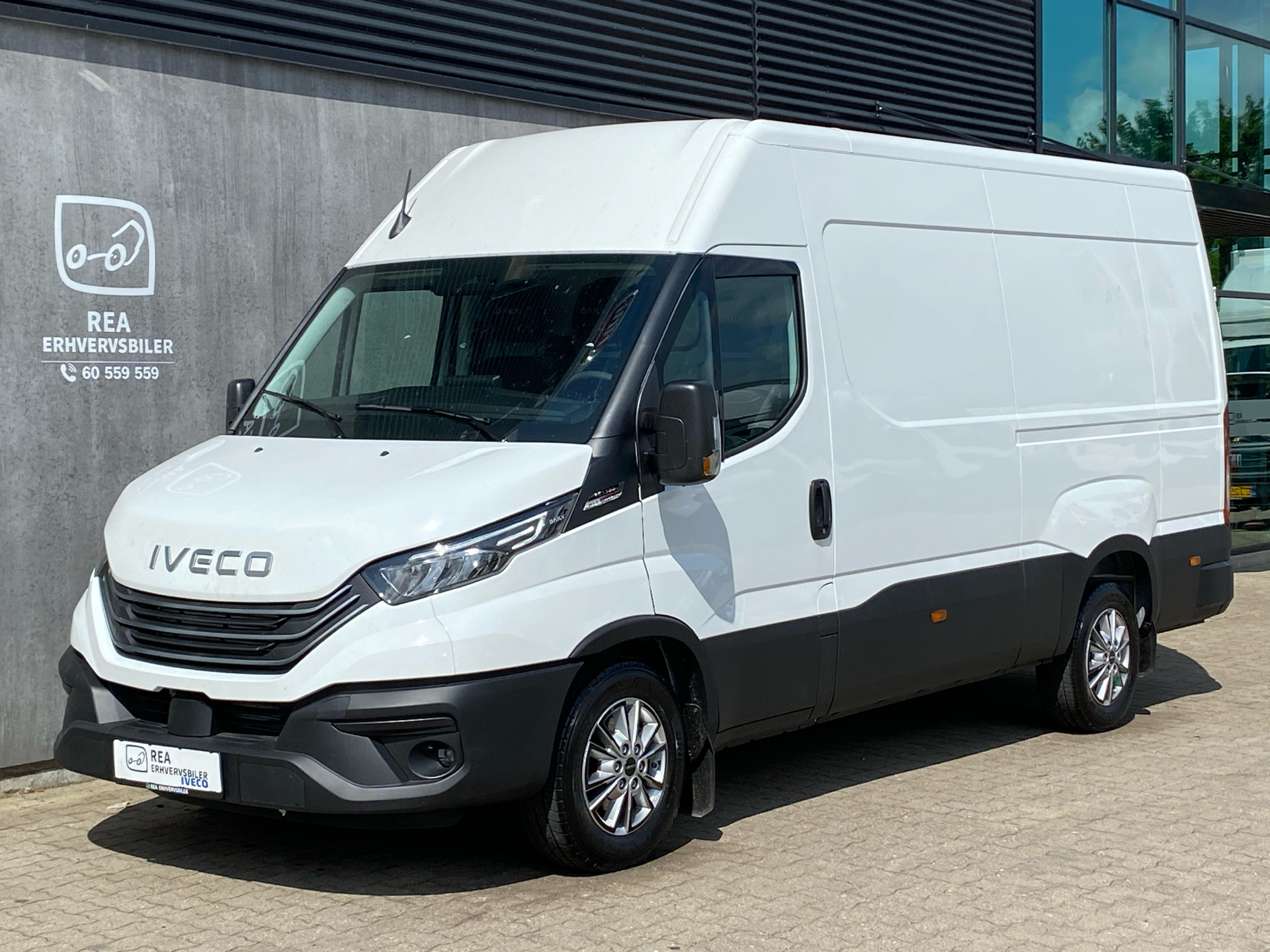 Iveco Daily 3,0 35S18 12m3 D 180HK Van 8g Aut. - 369.900 kr