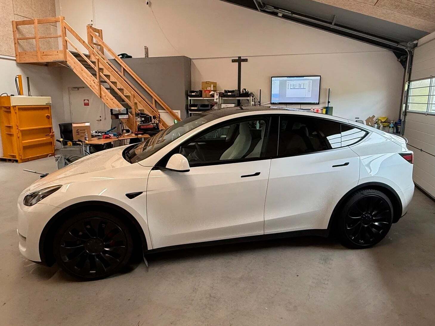 Tesla Model Y Performance AWD - 314.995 kr