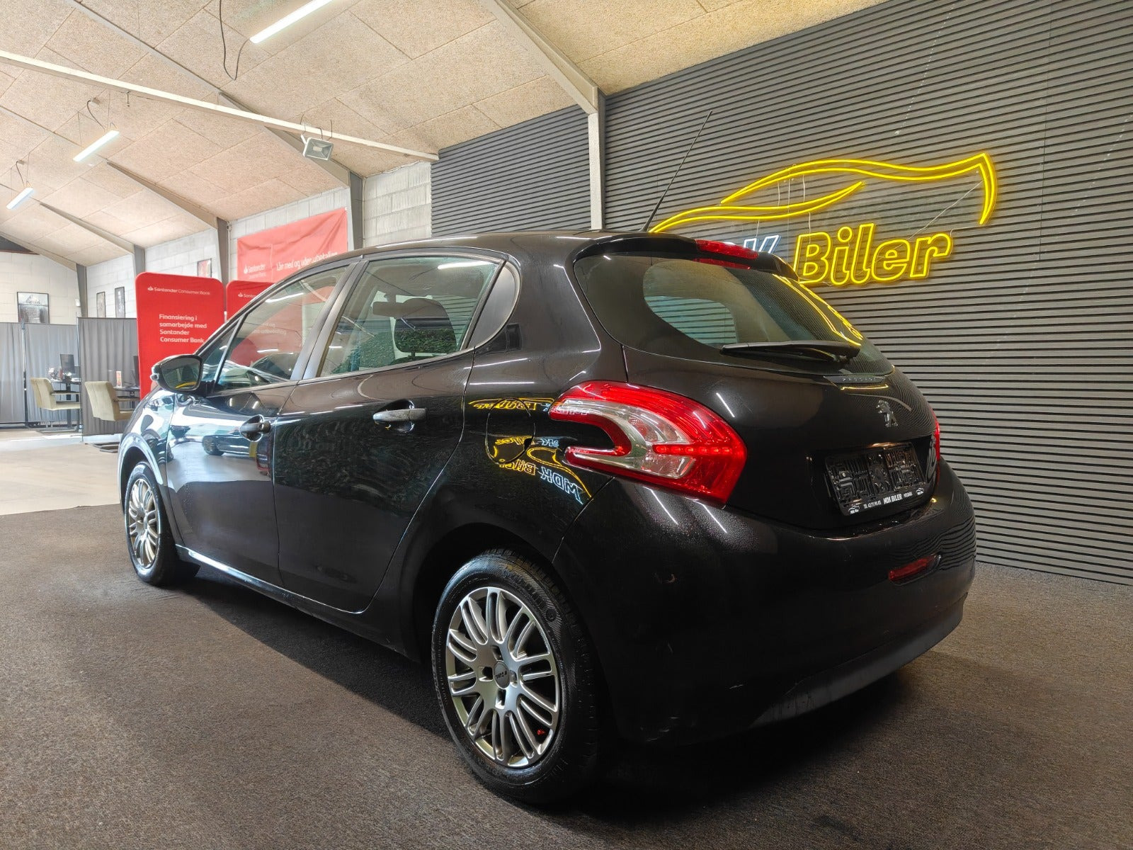 Til salg - Peugeot 208 5-door 1.0 VTi 68 Manual, 5-trins, 68ps, 2014 ...